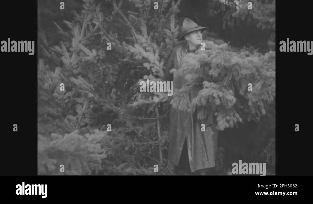 Wireless operator Stock Videos & Footage - HD and 4K Video Clips - Alamy