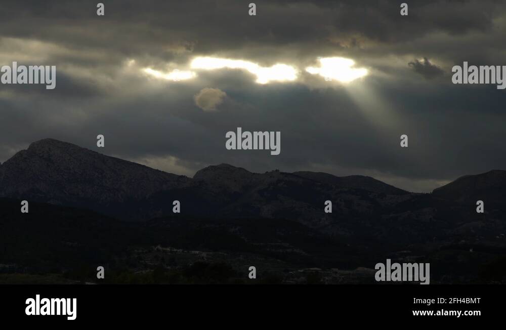 Light rays god beams Stock Videos & Footage - HD and 4K Video Clips - Alamy