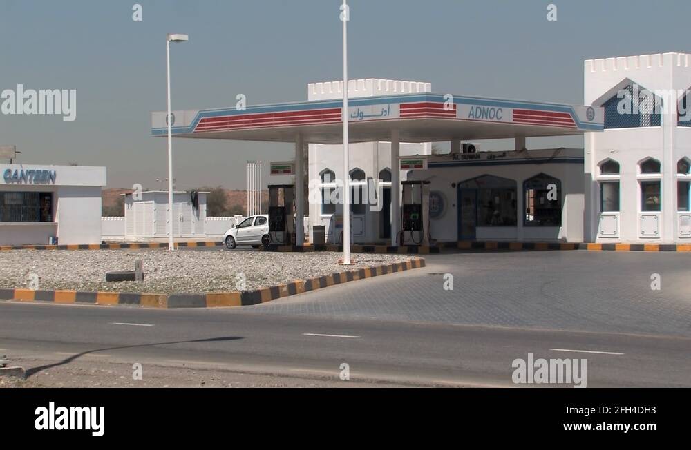 Fillingstation Stock Videos & Footage - HD and 4K Video Clips - Alamy