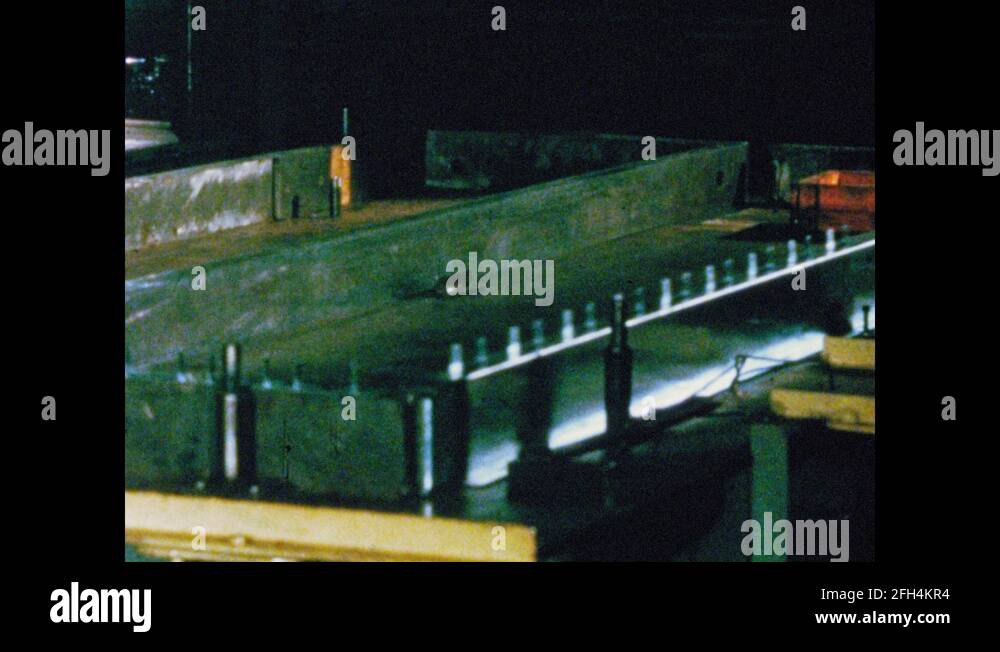 Jig lift Stock Videos & Footage - HD and 4K Video Clips - Alamy