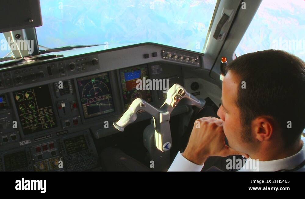 Commercial flight cockpit Stock Videos & Footage - HD and 4K Video ...