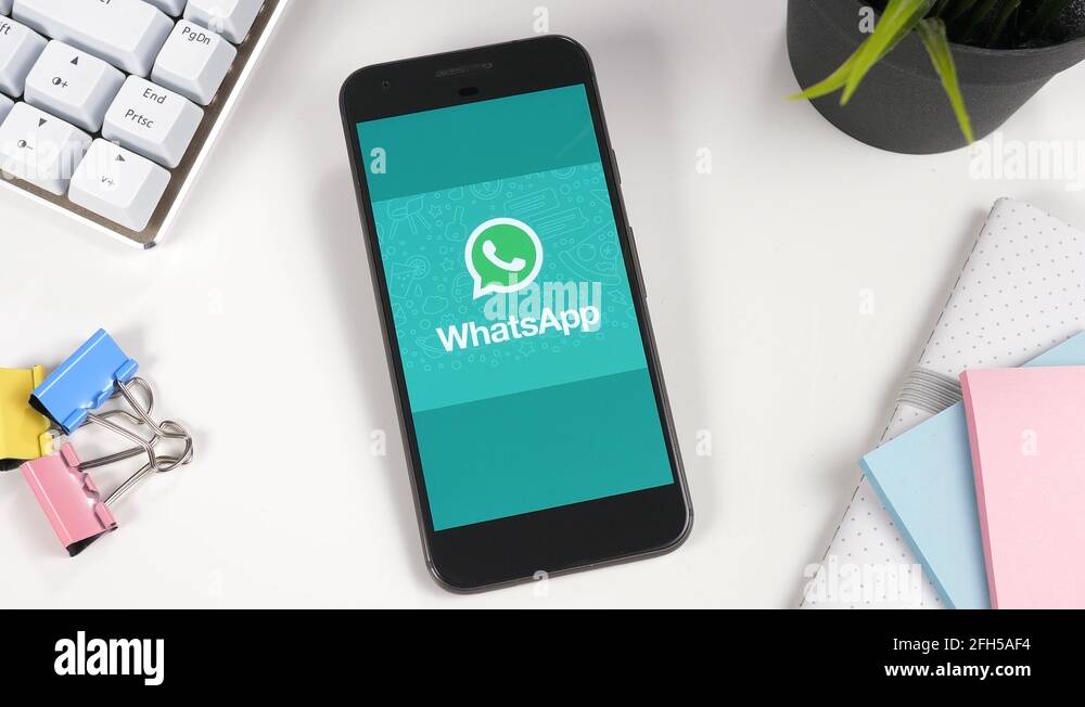 Whatsapp screen Stock Videos & Footage - HD and 4K Video Clips - Alamy