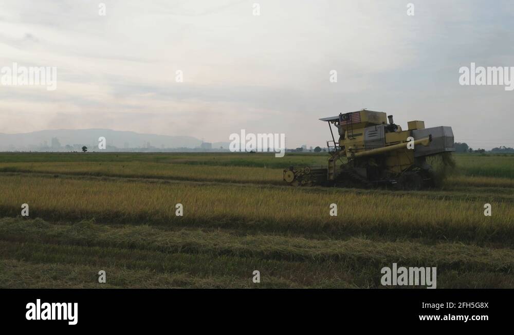 Combine harvester in operation Stock Videos & Footage - HD and 4K Video ...