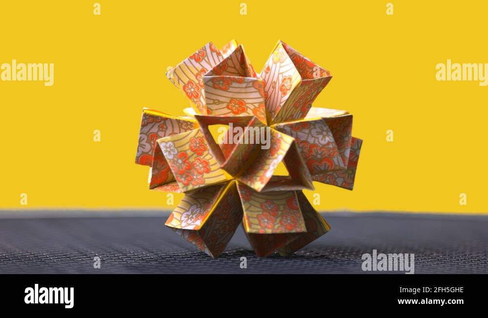 Modular triangle Stock Videos & Footage - HD and 4K Video Clips - Alamy