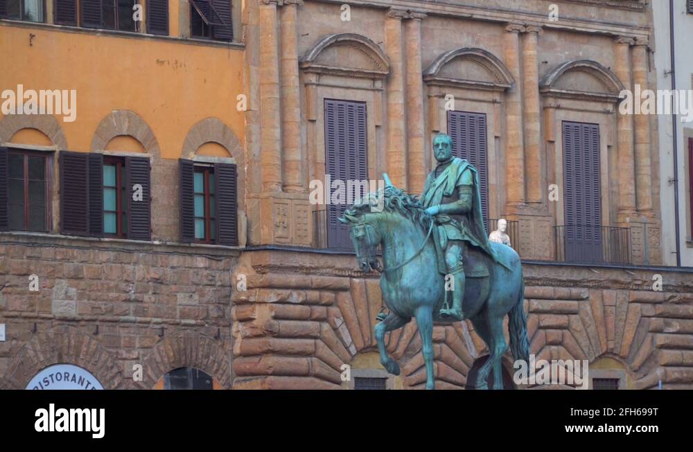 Statue of cosimo i Stock Videos & Footage - HD and 4K Video Clips - Alamy