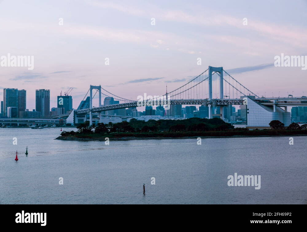 5K Time Lapse Day to Night Transition of Rainbow Bridge in Tokyo Bay ...