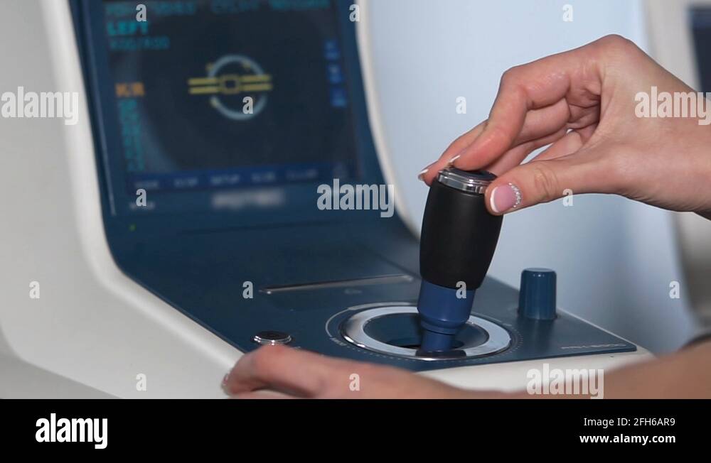 Auto refractometer Stock Videos & Footage - HD and 4K Video Clips - Alamy