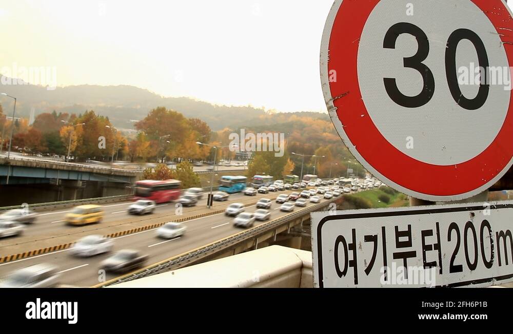 30 speed limit sign Stock Videos & Footage - HD and 4K Video Clips - Alamy
