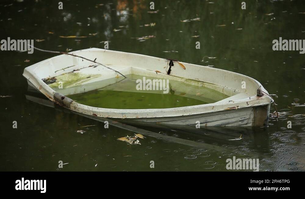 Sunken boat Stock Videos & Footage - HD and 4K Video Clips - Alamy