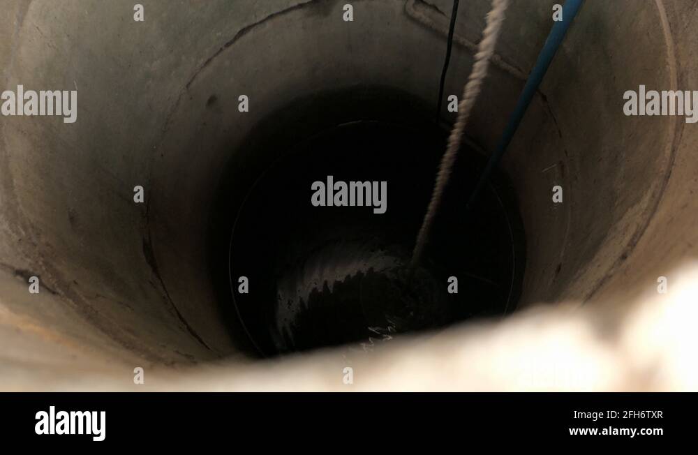 Deep dark well Stock Videos & Footage - HD and 4K Video Clips - Alamy
