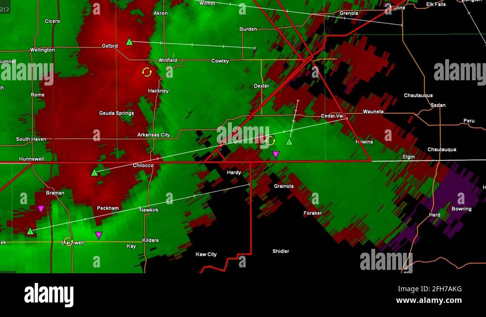 Severe thunderstorms with tornado warnings in Kansas on weather radar ...