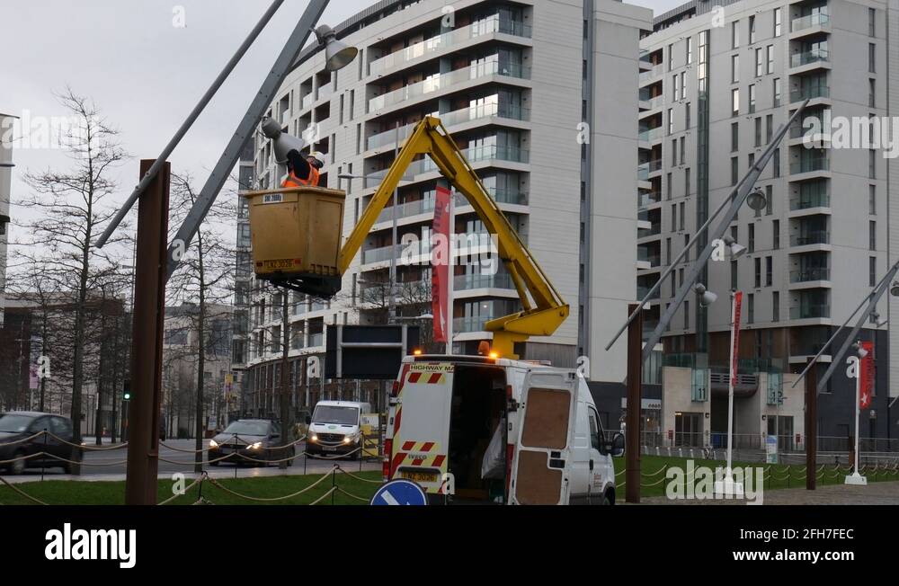 Fixing street Stock Videos & Footage - HD and 4K Video Clips - Alamy