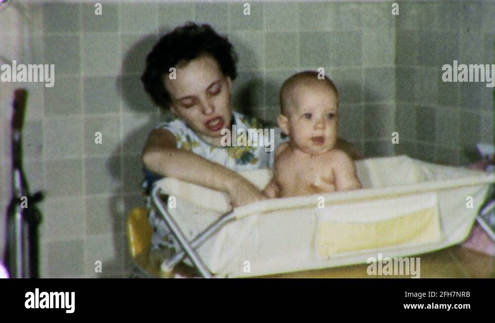 Bath sponge 1950s Stock Videos & Footage - HD and 4K Video Clips - Alamy