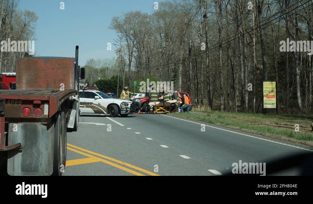 Car accident scene Stock Videos & Footage - HD and 4K Video Clips - Alamy