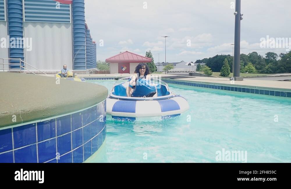 Water bumper boat Stock Videos & Footage - HD and 4K Video Clips - Alamy