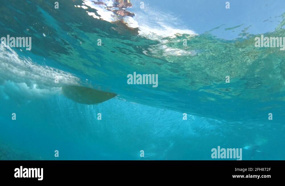 Cloudbreak fiji surf Stock Videos & Footage - HD and 4K Video Clips - Alamy