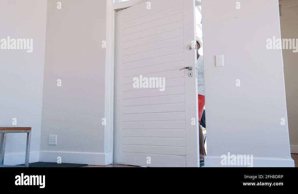 Man threshold Stock Videos & Footage - HD and 4K Video Clips - Alamy