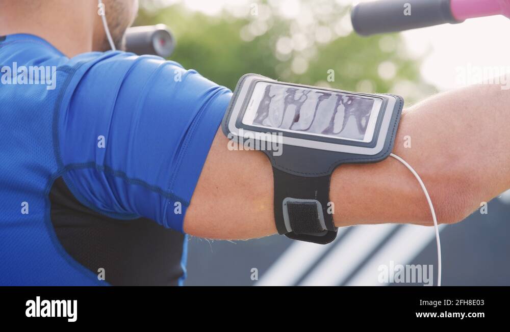 Pec deck Stock Videos & Footage - HD and 4K Video Clips - Alamy