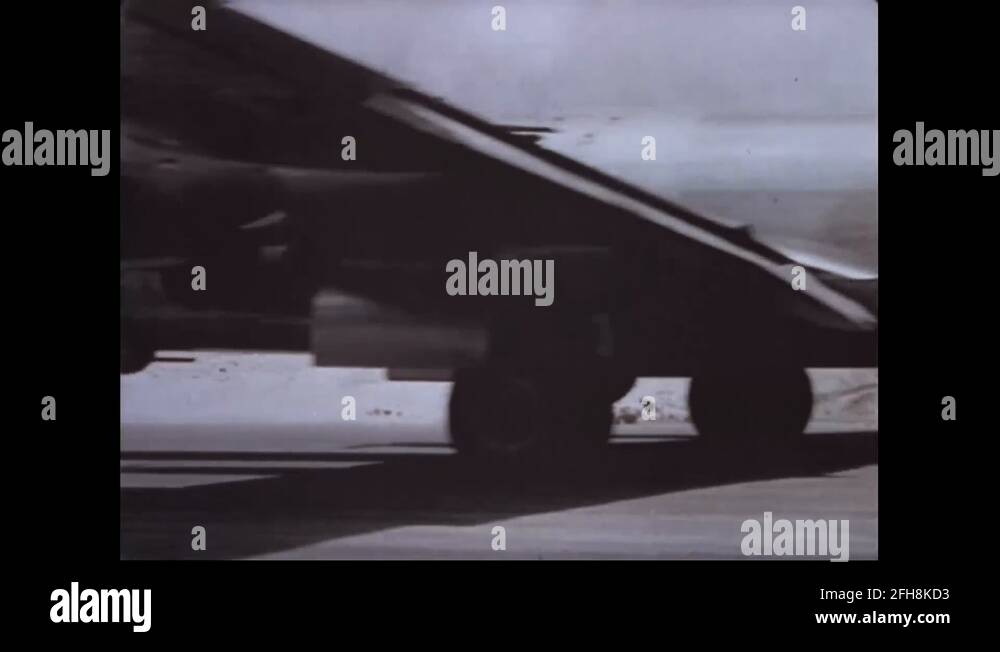 Historic ww2 bomber Stock Videos & Footage - HD and 4K Video Clips - Alamy