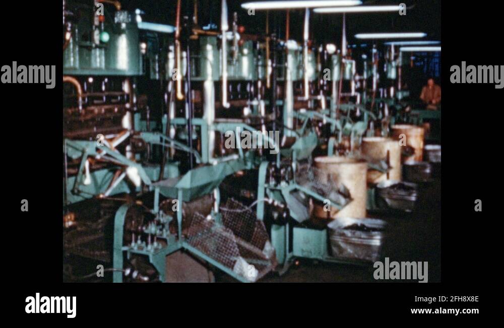 Press form machines Stock Videos & Footage - HD and 4K Video Clips - Alamy