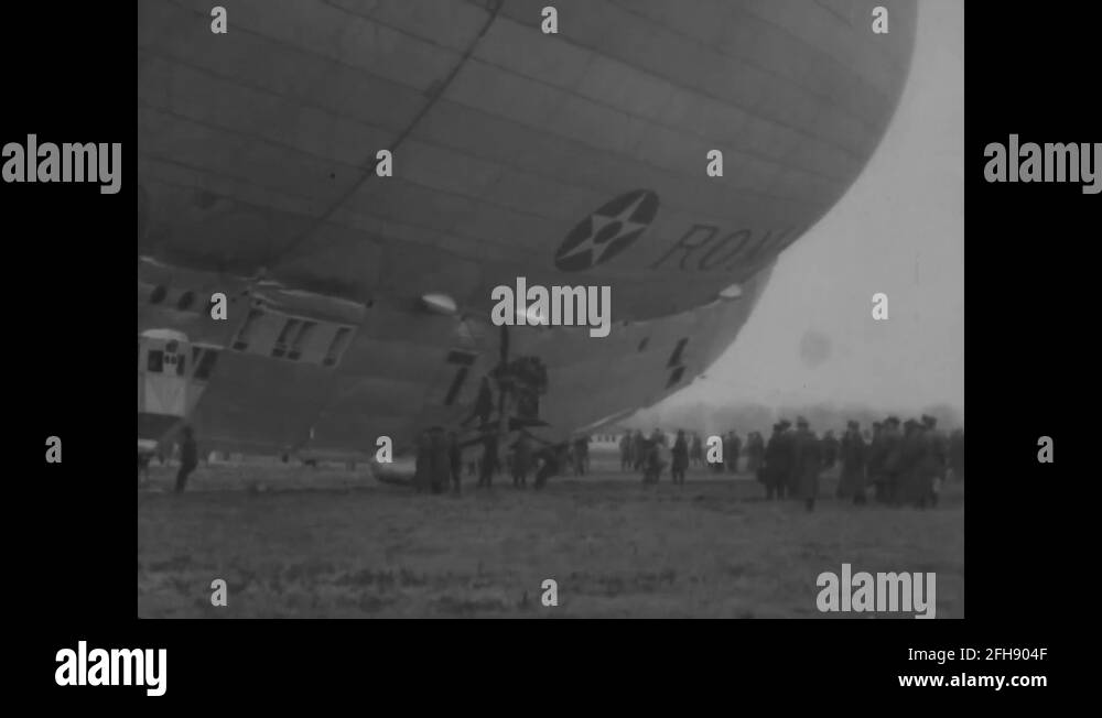 Landing an airship Stock Videos & Footage - HD and 4K Video Clips - Alamy