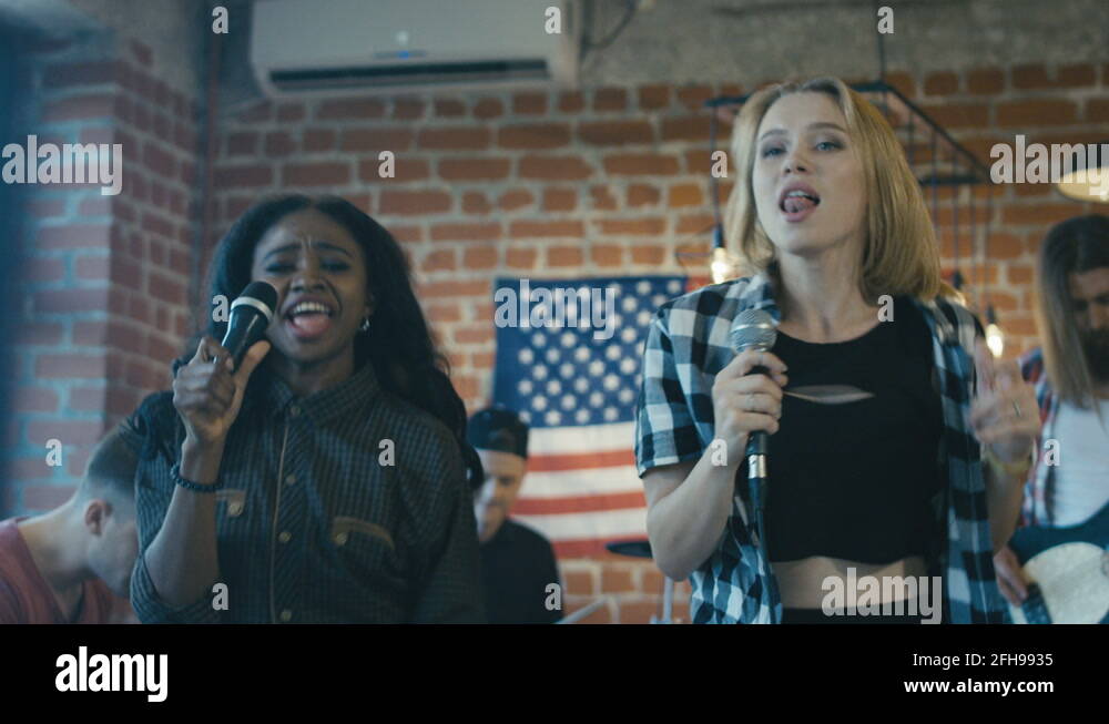 Singers band rock Stock Videos & Footage - HD and 4K Video Clips - Alamy