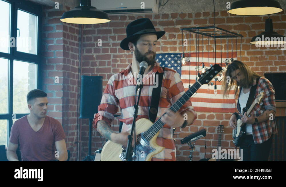 Men disagreement group Stock Videos & Footage - HD and 4K Video Clips ...