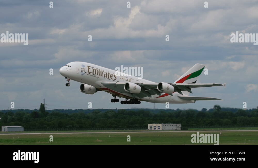 Airbus a380 close up Stock Videos & Footage - HD and 4K Video Clips - Alamy
