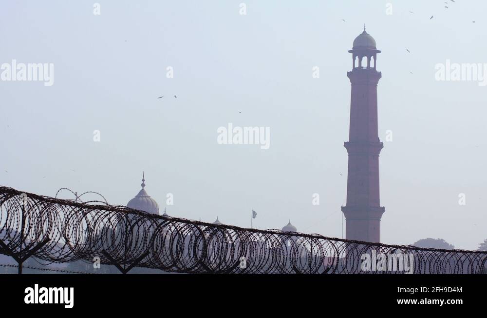 One of the Tower’s, Minar of Badshahi, Lahore's most iconic landmarks ...