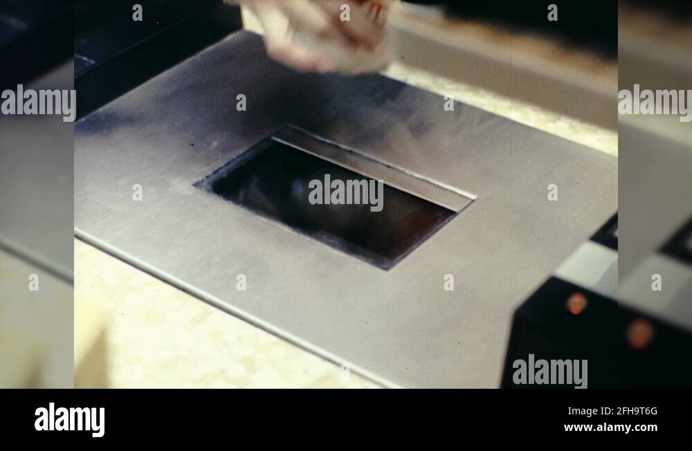 1980s SUPERMARKET People in Checkout Line Barcode Scanner Vintage Old ...