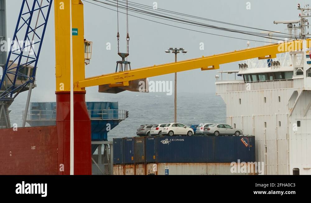 Freight ship unloading Stock Videos & Footage - HD and 4K Video Clips ...