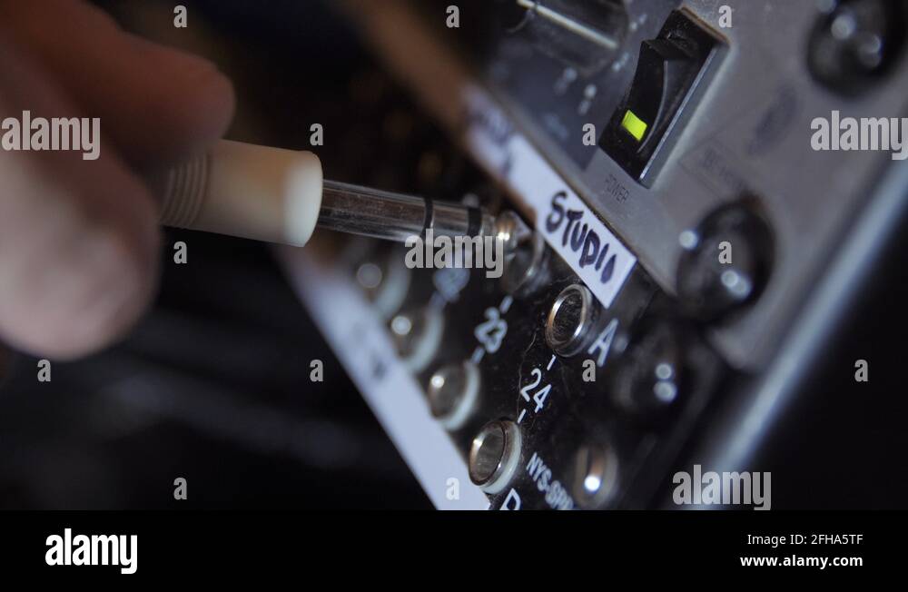 Phone patch panel Stock Videos & Footage - HD and 4K Video Clips - Alamy