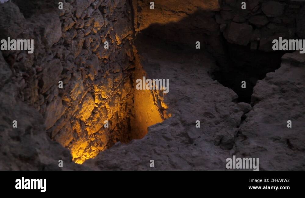 Empire cave Stock Videos & Footage - HD and 4K Video Clips - Alamy