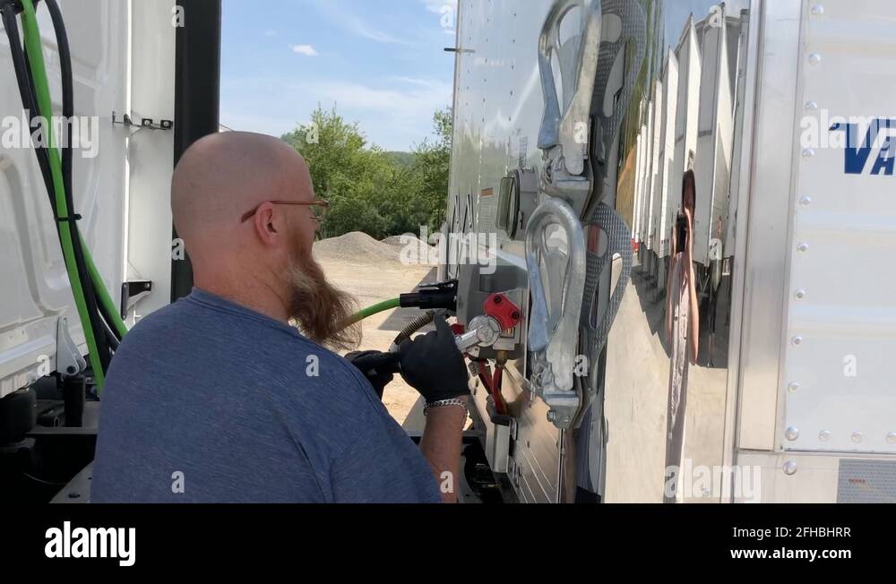 Semi driver Stock Videos & Footage - HD and 4K Video Clips - Alamy