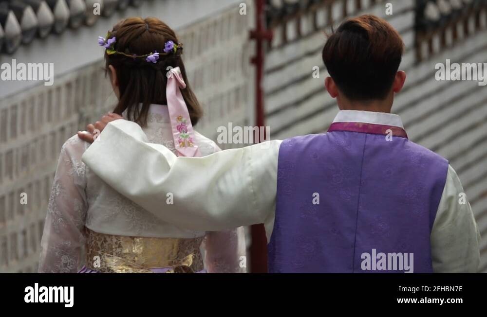 People Walking in Traditional Korean Costume Hanbok at Traditional ...