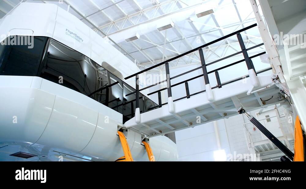 Airliner Flight Simulator Ramp/Bridge Opening Stock Video Footage - Alamy