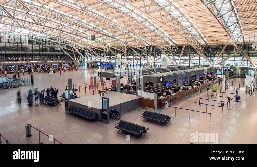 Flughafen check in Stock Videos & Footage - HD and 4K Video Clips - Alamy
