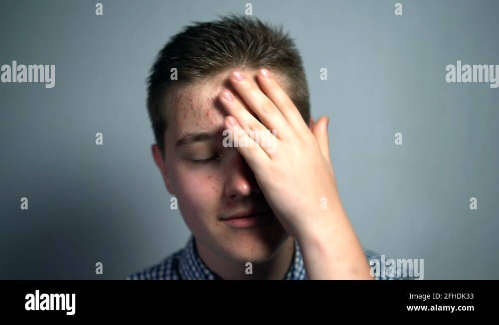 Hands of man scratching skin rash Dermatitis psoriasis patient itchy ...