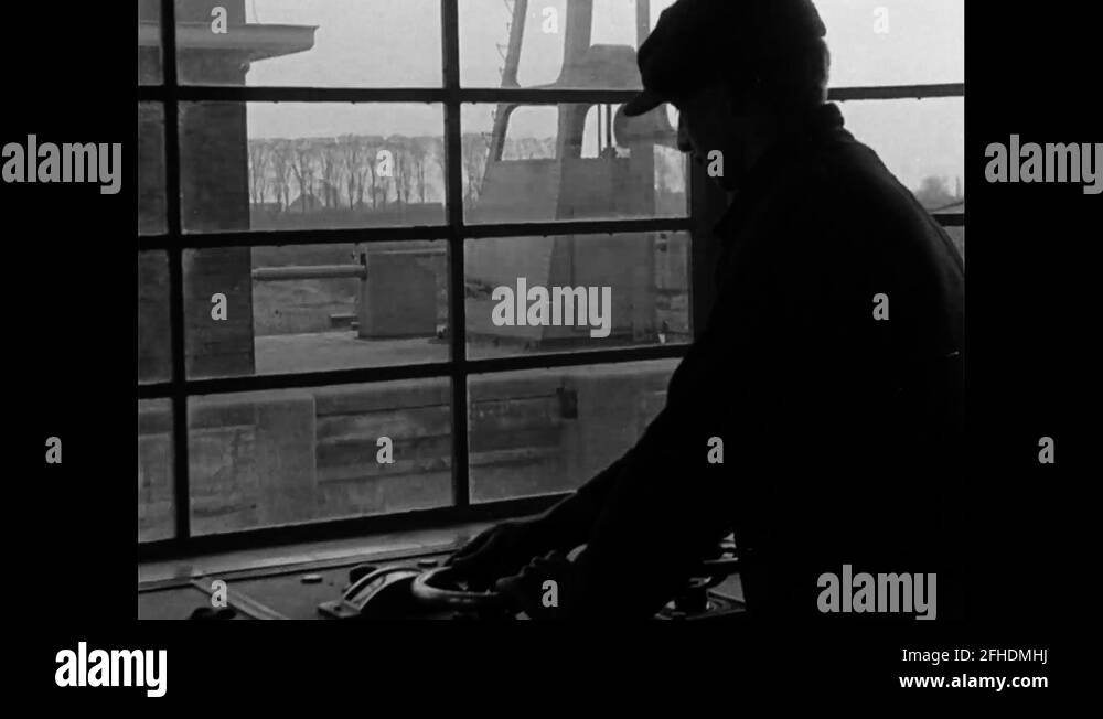 Bridge operator Stock Videos & Footage - HD and 4K Video Clips - Alamy