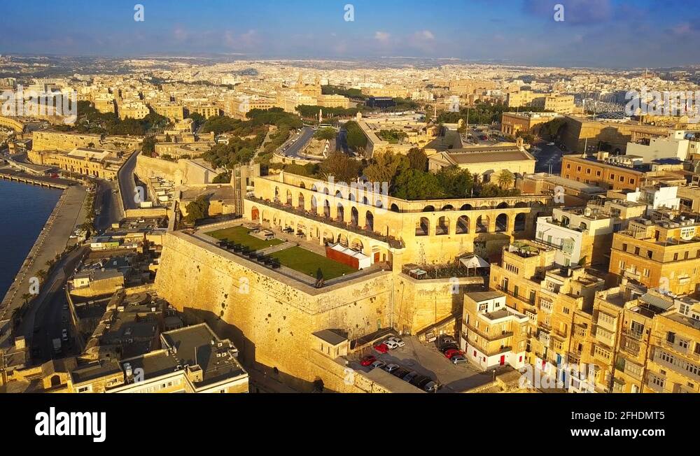 Malta - 4K flying around of Saluting Battery and Upper Barrakka Gardens ...