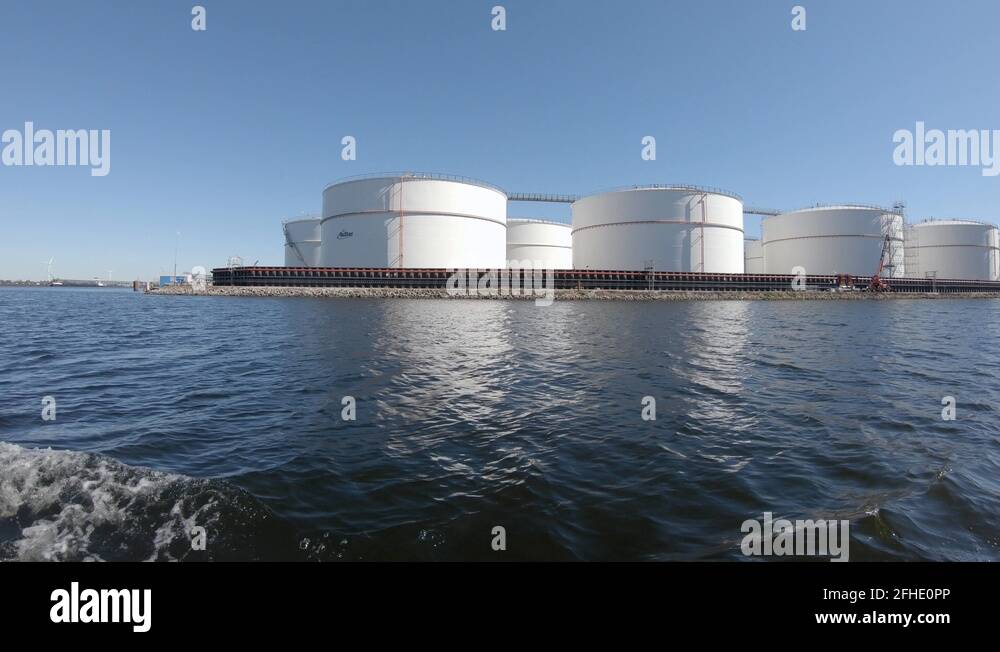 Liquid storage tank Stock Videos & Footage - HD and 4K Video Clips - Alamy