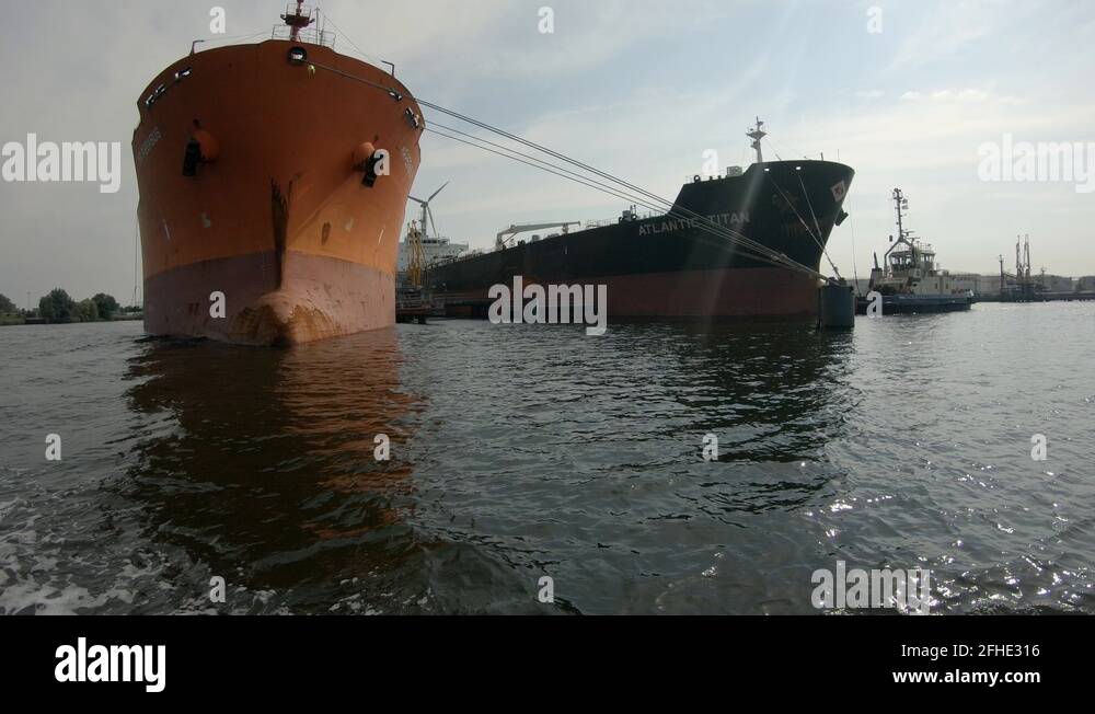 Oil tanker alongside oil jetty Stock Videos & Footage - HD and 4K Video ...