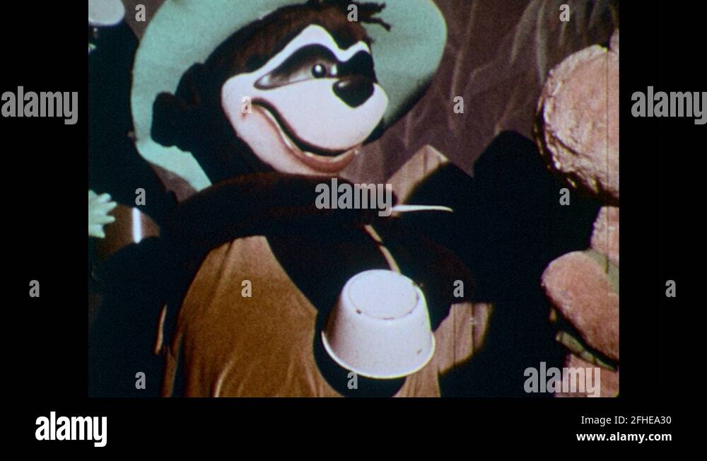 Animatronics dance Stock Videos & Footage - HD and 4K Video Clips - Alamy