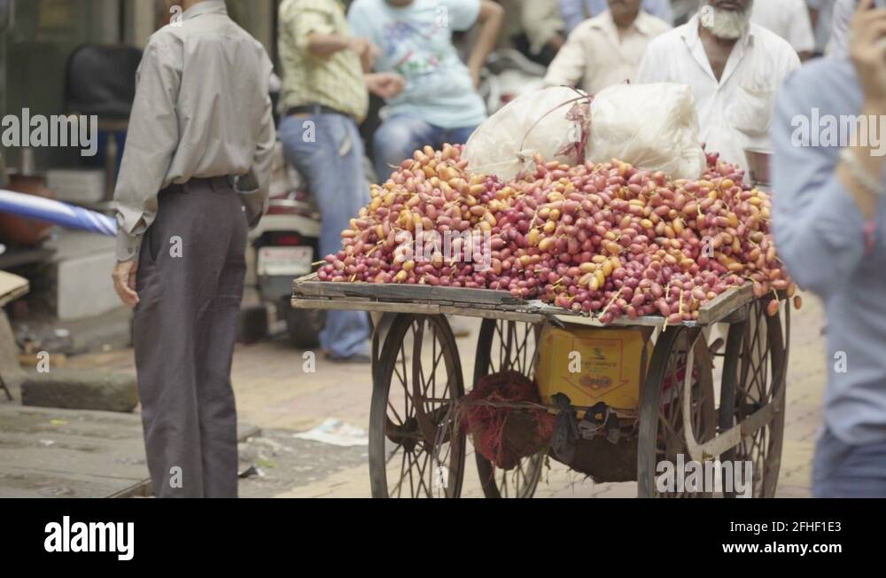 Mumbai fruit market Stock Videos & Footage - HD and 4K Video Clips - Alamy
