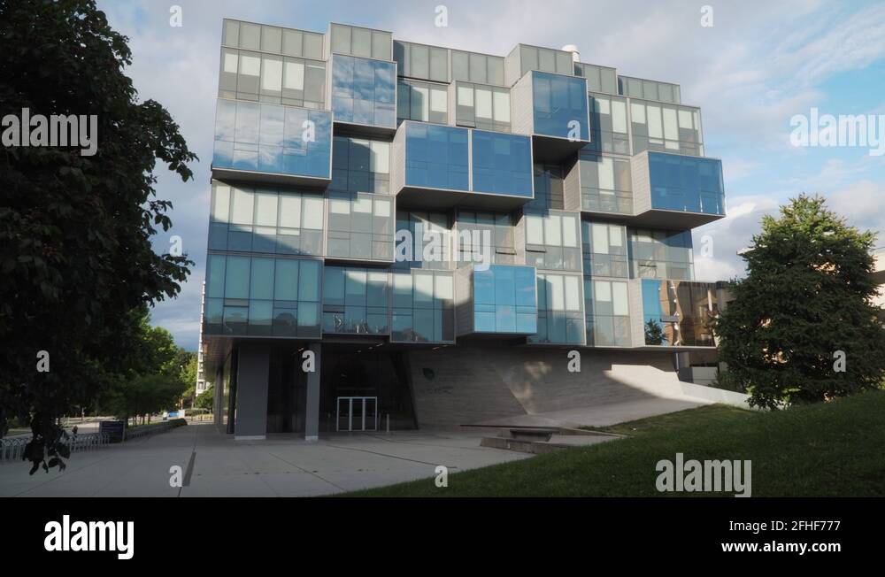 Pharmacy building Stock Videos & Footage - HD and 4K Video Clips - Alamy