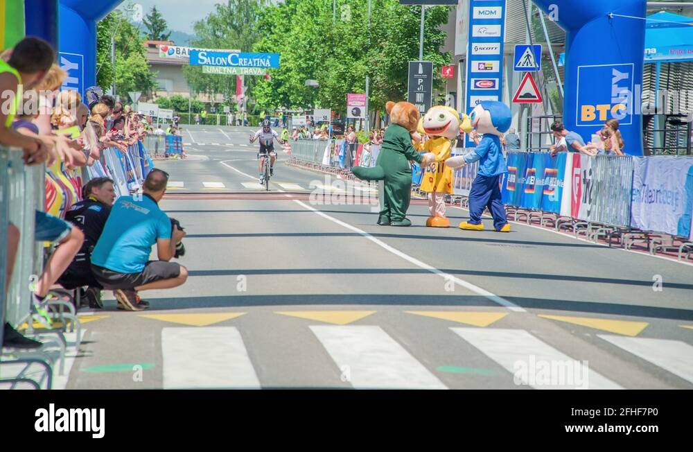 Mascots dancing Stock Videos & Footage - HD and 4K Video Clips - Alamy