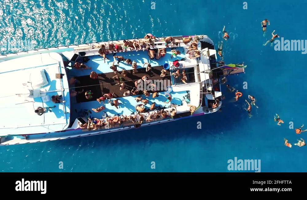 Party on a boat Stock Videos & Footage - HD and 4K Video Clips - Alamy