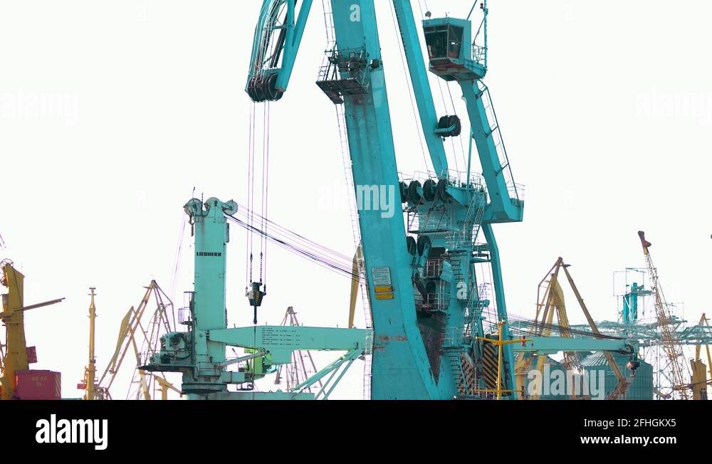 Crane motion Stock Videos & Footage - HD and 4K Video Clips - Alamy