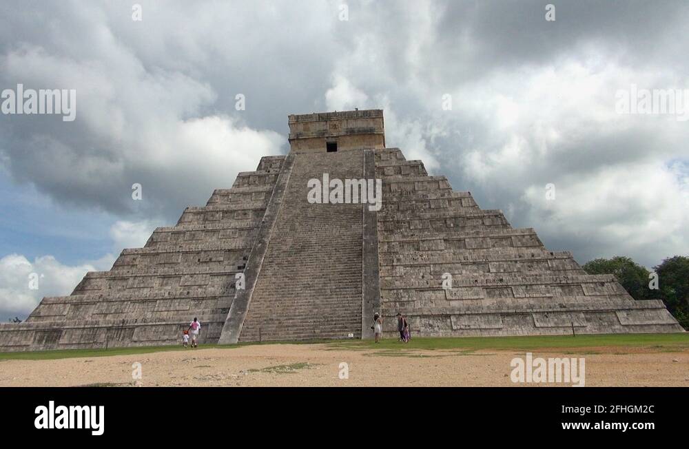 Pyramid of kukulkan Stock Videos & Footage - HD and 4K Video Clips - Alamy
