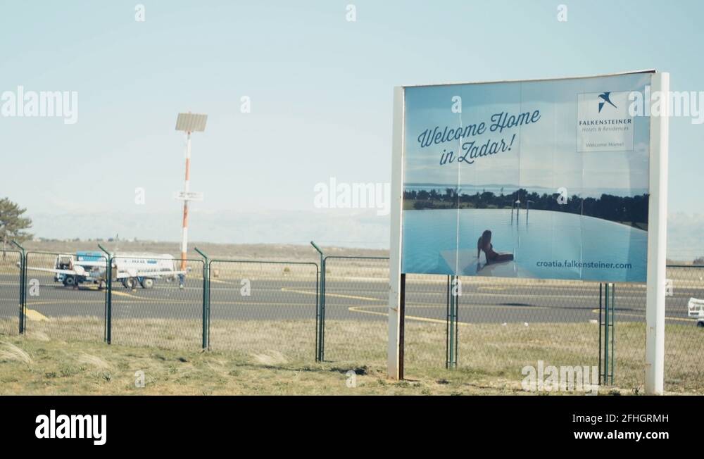 Welcome billboard Stock Videos & Footage - HD and 4K Video Clips - Alamy